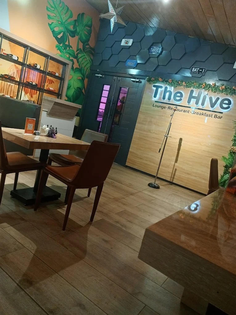 The Hive - Zeperoni