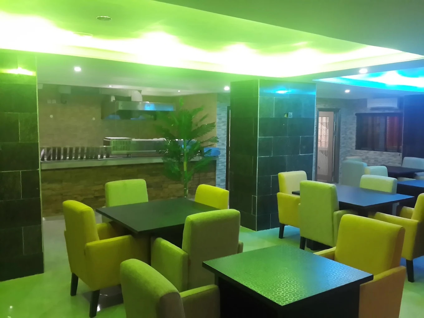The Arriba Entertainment Centre – Zeperoni