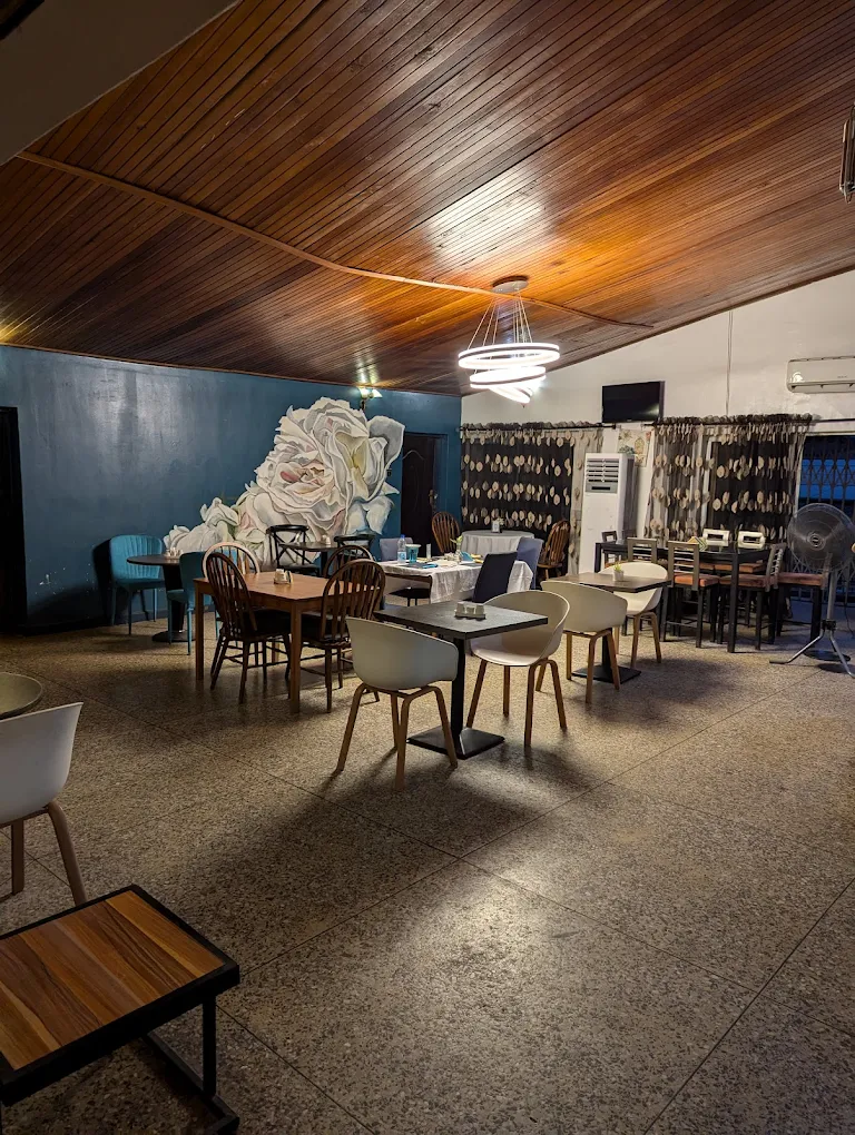 Café Chrysalis Old Bodija – Zeperoni